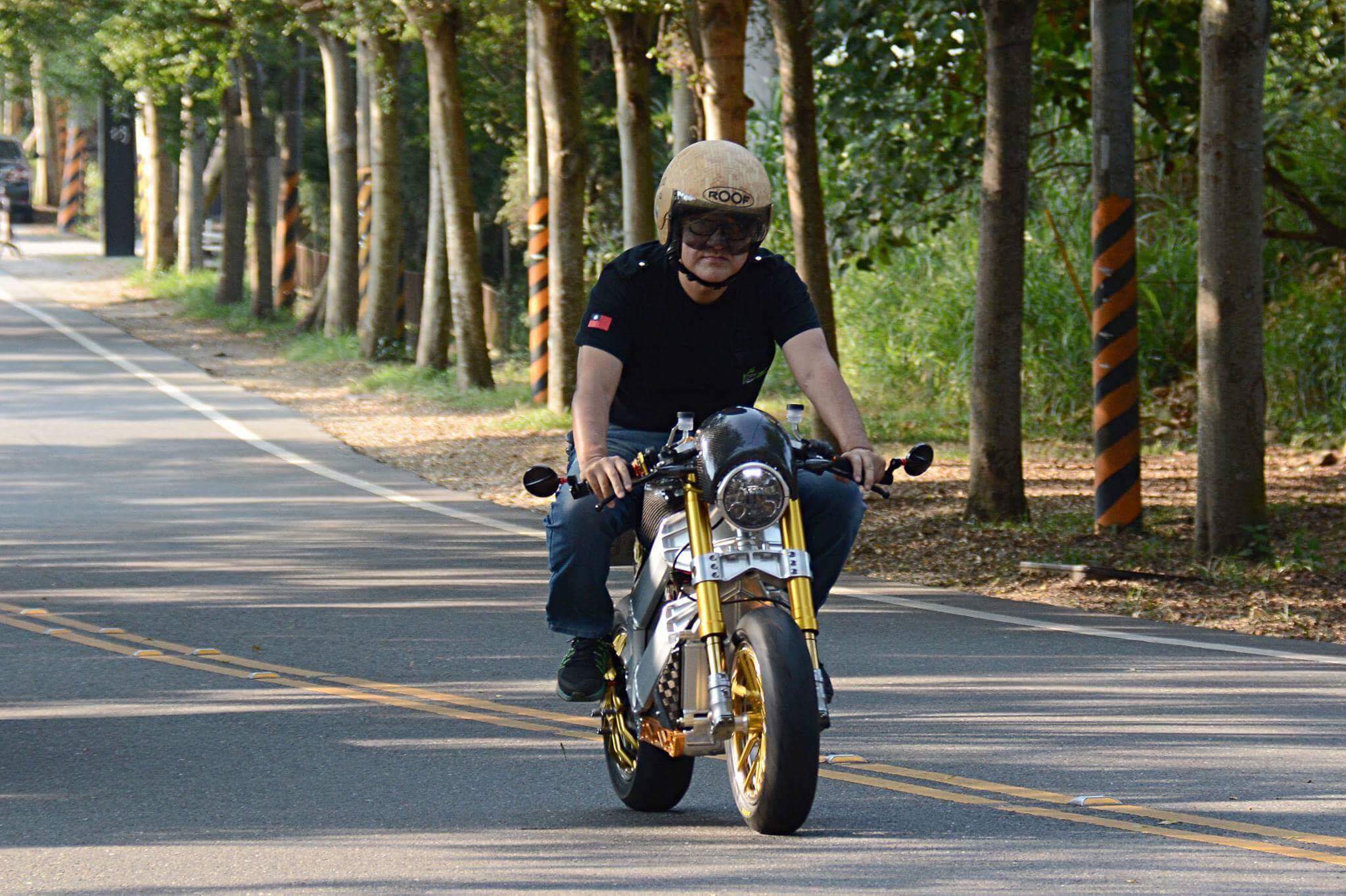 130kph Sexy electric motorcycle built by Taiwan Master - EvNerds
